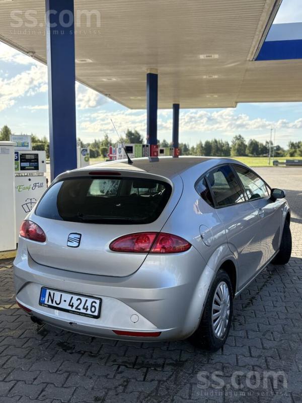 SEAT Leon 2005 Kuldīga vietnē Pelēks SEAT Leon 2005 Kuldīga, ar dzinēja tilpumu 2.00 L un nobraukumu 0 tūkst. km par 1700 €, foto 6 vietnē AUTOMOTO.COM.LV