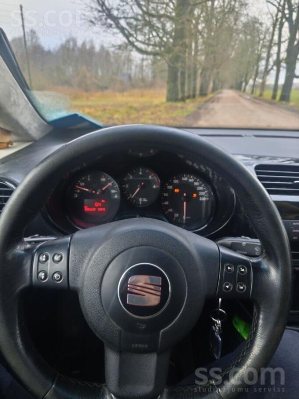 Pelēks SEAT Leon 2005 Kuldīga, ar dzinēja tilpumu 2.00 L un nobraukumu 401 tūkst. km par 750 €, foto 7 vietnē AUTOMOTO.COM.LV