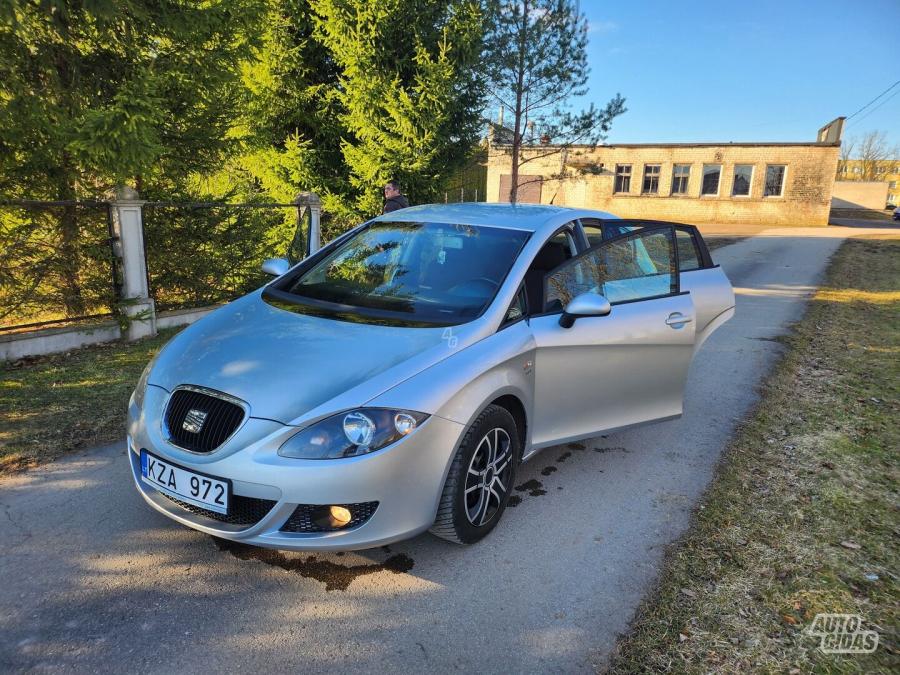Grey SEAT Leon 2007 in Mazeikiai, with an engine capacity of 2.00 L and mileage of 312 thousand km for 1500 €, photo 8 on AUTOMOTO.COM.LV