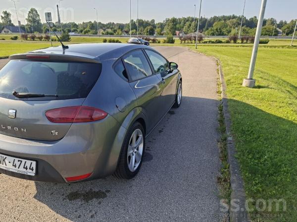 Pelēks SEAT Leon 2012 Ogre, ar dzinēja tilpumu 2.00 L un nobraukumu 275 tūkst. km par 4650 €, foto 4 vietnē AUTOMOTO.COM.LV