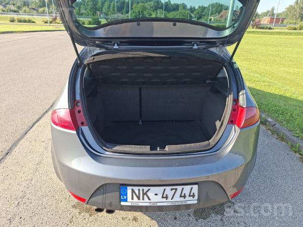 Pelēks SEAT Leon 2012 Ogre, ar dzinēja tilpumu 2.00 L un nobraukumu 275 tūkst. km par 4650 €, foto 5 vietnē AUTOMOTO.COM.LV