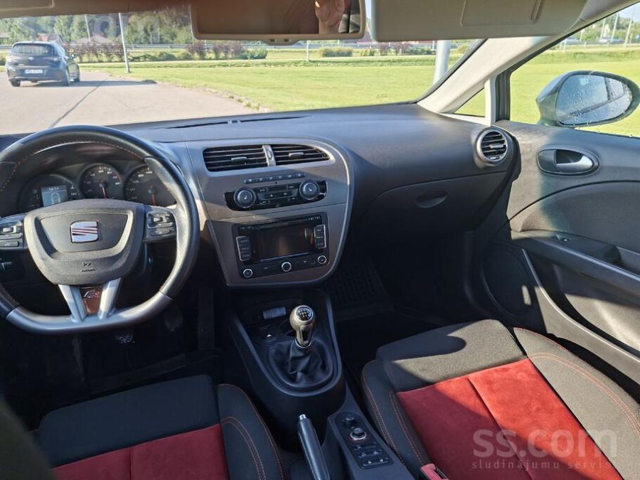 Pelēks SEAT Leon 2012 Ogre, ar dzinēja tilpumu 2.00 L un nobraukumu 275 tūkst. km par 4650 €, foto 8 vietnē AUTOMOTO.COM.LV