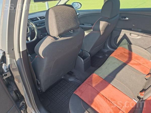 Pelēks SEAT Leon 2012 Ogre, ar dzinēja tilpumu 2.00 L un nobraukumu 275 tūkst. km par 4650 €, foto 8 vietnē AUTOMOTO.COM.LV