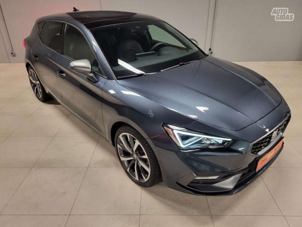 Pelēks SEAT Leon 2022 Kauņa, ar dzinēja tilpumu 1.50 L un nobraukumu 44 tūkst. km par 24924 €, foto 1 vietnē AUTOMOTO.COM.LV