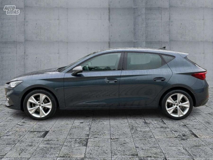 Pelēks SEAT Leon 2022 Kauņa, ar dzinēja tilpumu 2.00 L un nobraukumu 97 tūkst. km par 21646 €, foto 4 vietnē AUTOMOTO.COM.LV