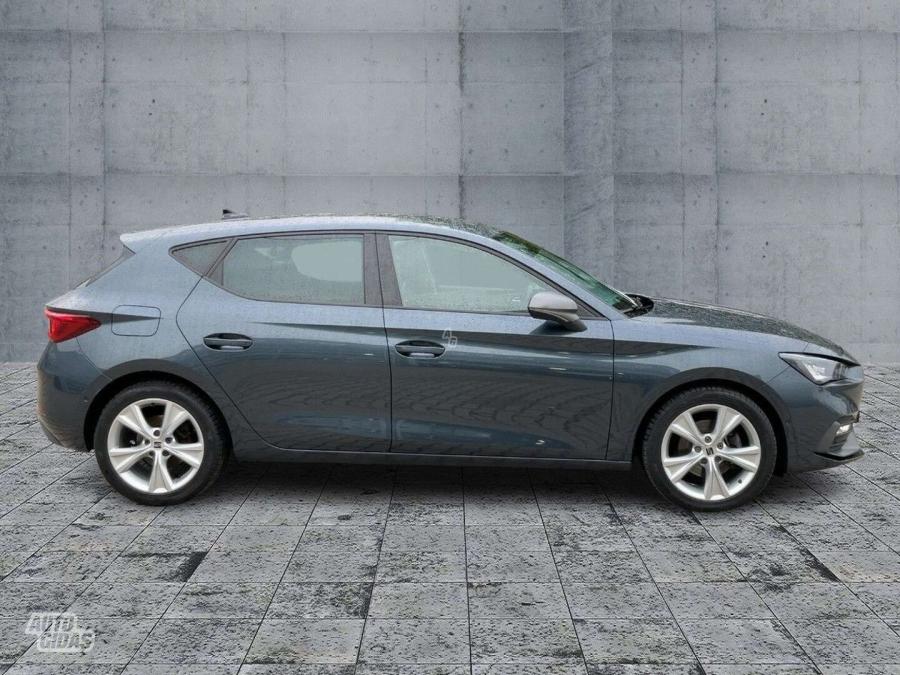 Pelēks SEAT Leon 2022 Kauņa, ar dzinēja tilpumu 2.00 L un nobraukumu 97 tūkst. km par 21646 €, foto 7 vietnē AUTOMOTO.COM.LV