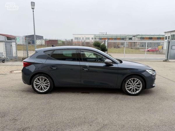 Grey SEAT Leon 2022 in Kaunas, with an engine capacity of 1.50 L and mileage of 65 thousand km for 25696 €, photo 4 on AUTOMOTO.COM.LV