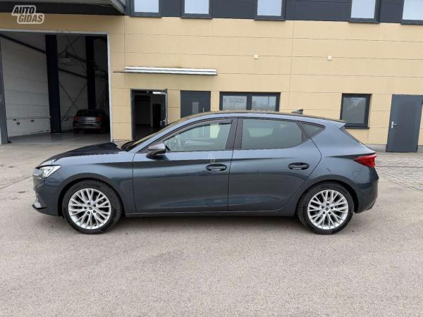 Grey SEAT Leon 2022 in Kaunas, with an engine capacity of 1.50 L and mileage of 65 thousand km for 25696 €, photo 6 on AUTOMOTO.COM.LV