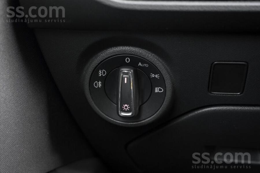 Grey SEAT Leon 2014 in Talsi, with an engine capacity of 1.60 L and mileage of 271 thousand km for 4950 €, photo 15 on AUTOMOTO.COM.LV