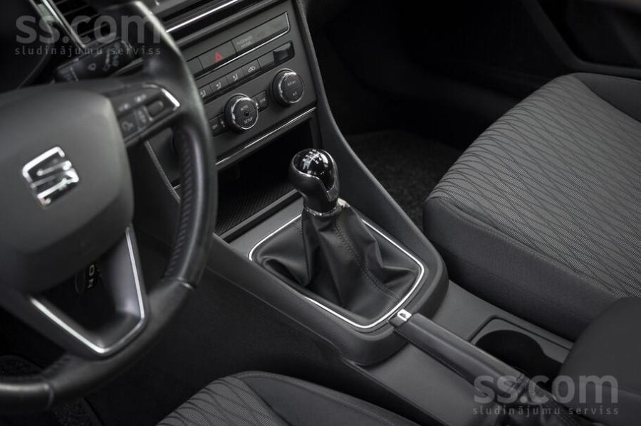 Grey SEAT Leon 2014 in Talsi, with an engine capacity of 1.60 L and mileage of 271 thousand km for 4950 €, photo 26 on AUTOMOTO.COM.LV