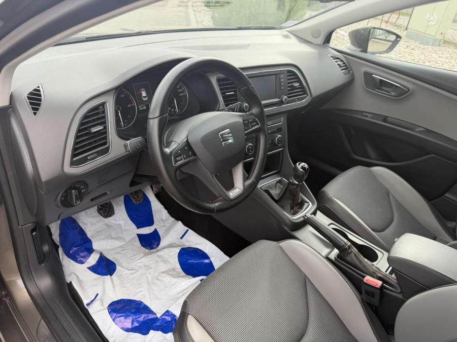 Pelēks SEAT Leon 2014 Tauragė, ar dzinēja tilpumu 1.97 L un nobraukumu 247 tūkst. km par 7300 €, foto 16 vietnē AUTOMOTO.COM.LV