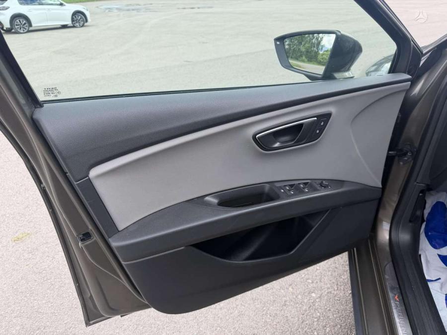 Pelēks SEAT Leon 2014 Tauragė, ar dzinēja tilpumu 1.97 L un nobraukumu 247 tūkst. km par 7300 €, foto 17 vietnē AUTOMOTO.COM.LV