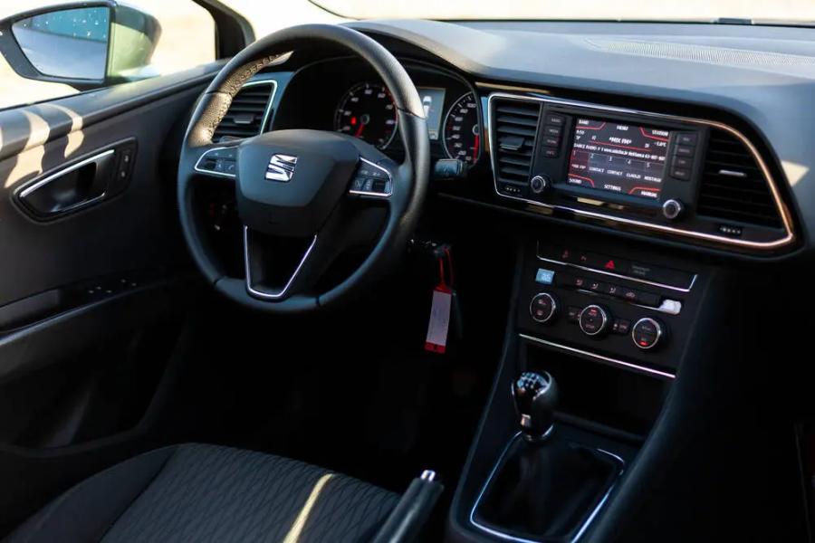 Grey SEAT Leon 2014 in Riga, with an engine capacity of 1.20 L and mileage of 211 thousand km for 7000 €, photo 19 on AUTOMOTO.COM.LV
