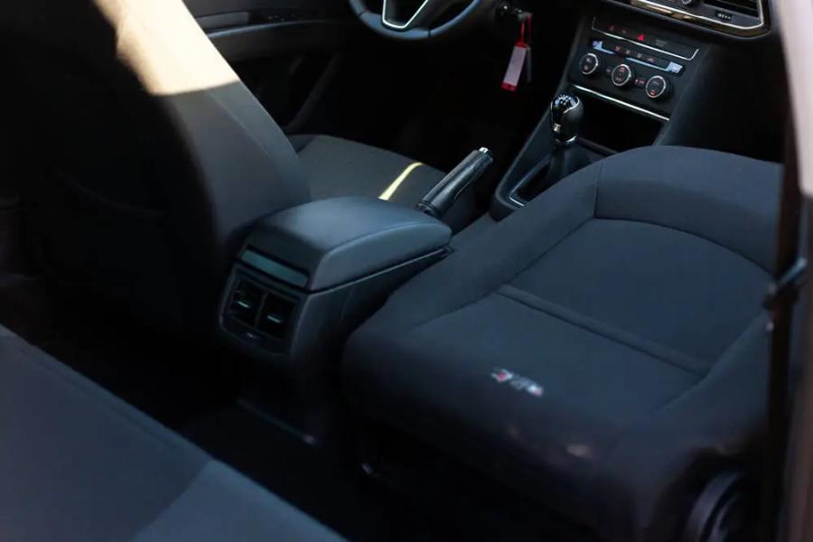 Grey SEAT Leon 2014 in Riga, with an engine capacity of 1.20 L and mileage of 211 thousand km for 7000 €, photo 22 on AUTOMOTO.COM.LV