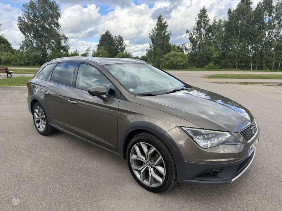 Grey SEAT Leon 2014 in Taurage, with an engine capacity of 1.97 L and mileage of 247 thousand km for 7000 €, photo 1 on AUTOMOTO.COM.LV