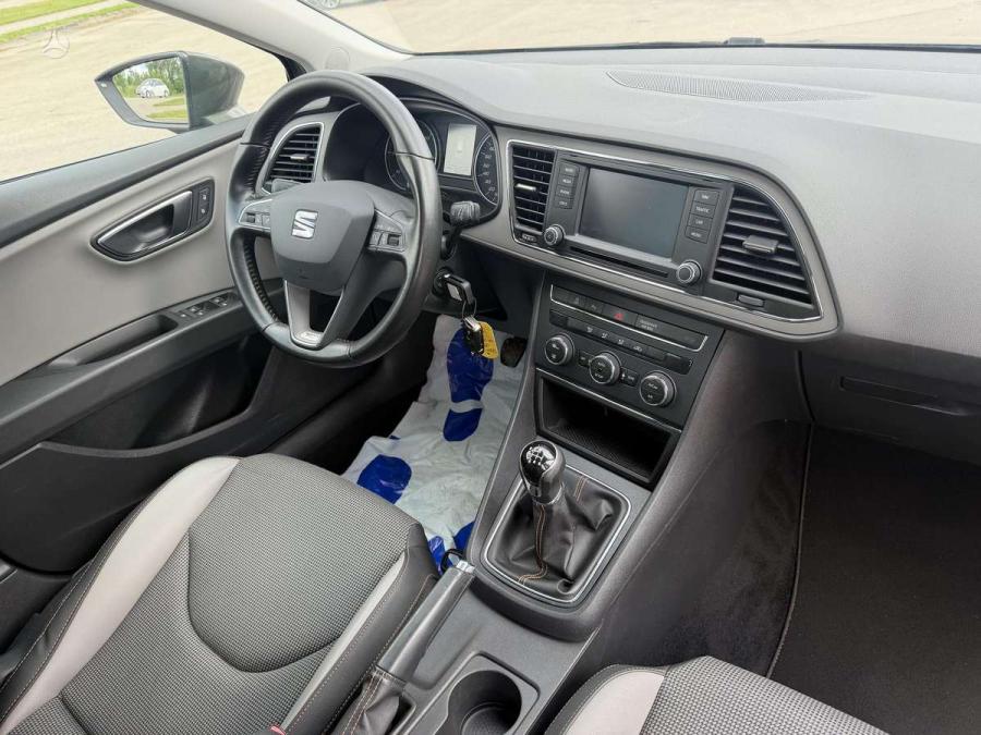 Grey SEAT Leon 2014 in Taurage, with an engine capacity of 1.97 L and mileage of 247 thousand km for 7000 €, photo 16 on AUTOMOTO.COM.LV