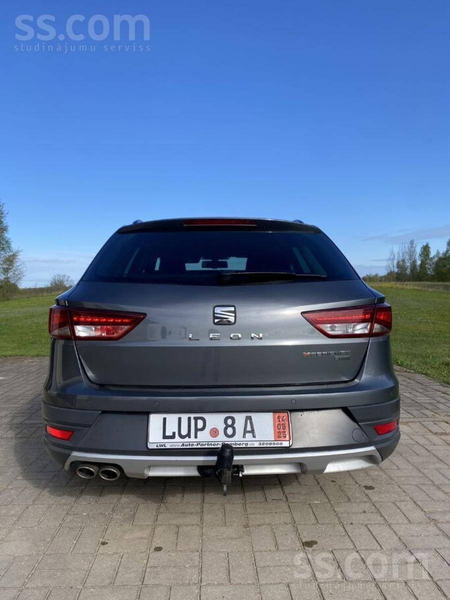 Pelēks SEAT Leon 2015 Preiļi, ar dzinēja tilpumu 2.00 L un nobraukumu 214 tūkst. km par 10200 €, foto 3 vietnē AUTOMOTO.COM.LV