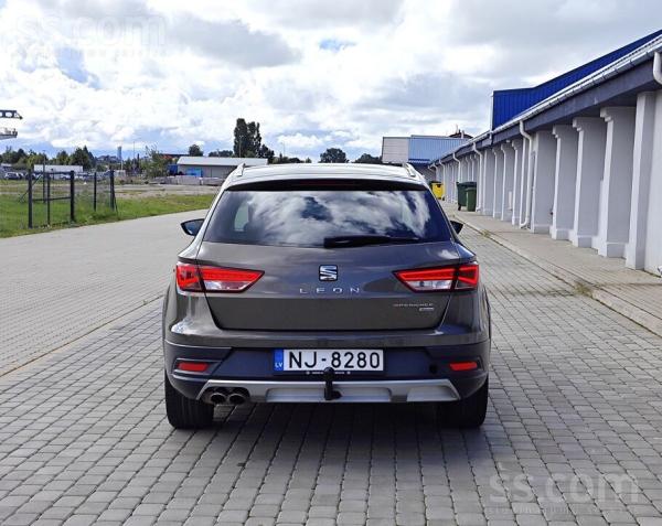 Grey SEAT Leon 2015 in Liepaja, with an engine capacity of 2.00 L and mileage of 240 thousand km for 8000 €, photo 4 on AUTOMOTO.COM.LV