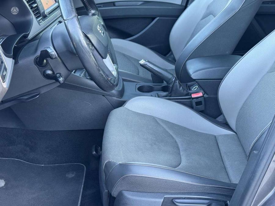 Pelēks SEAT Leon 2015 Tauragė, ar dzinēja tilpumu 1.97 L un nobraukumu 248 tūkst. km par 7000 €, foto 15 vietnē AUTOMOTO.COM.LV