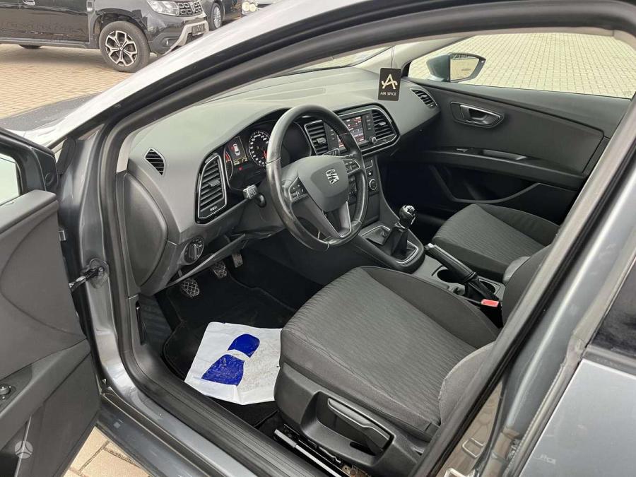Grey SEAT Leon 2015 in Taurage, with an engine capacity of 1.60 L and mileage of 228 thousand km for 4900 €, photo 14 on AUTOMOTO.COM.LV