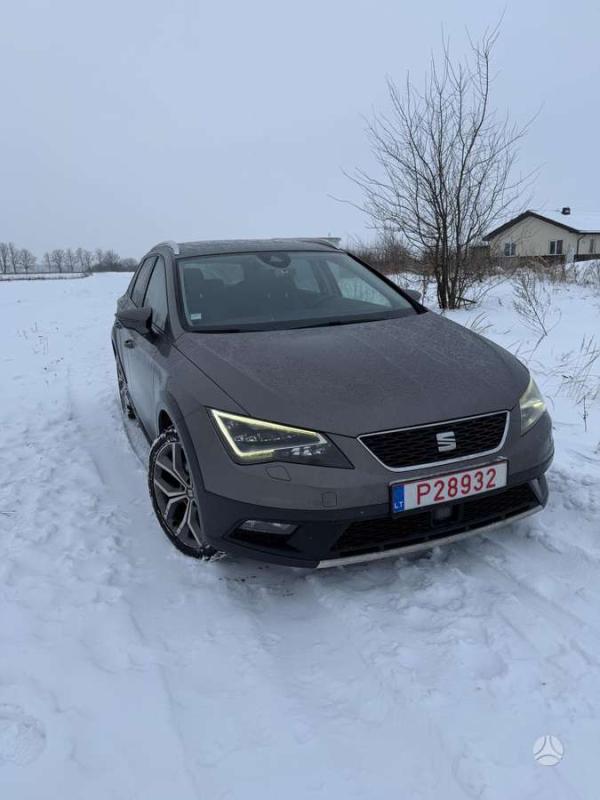 Pelēks SEAT Leon 2016 Kauņa, ar dzinēja tilpumu 1.97 L un nobraukumu 215 tūkst. km par 10555 €, foto 1 vietnē AUTOMOTO.COM.LV