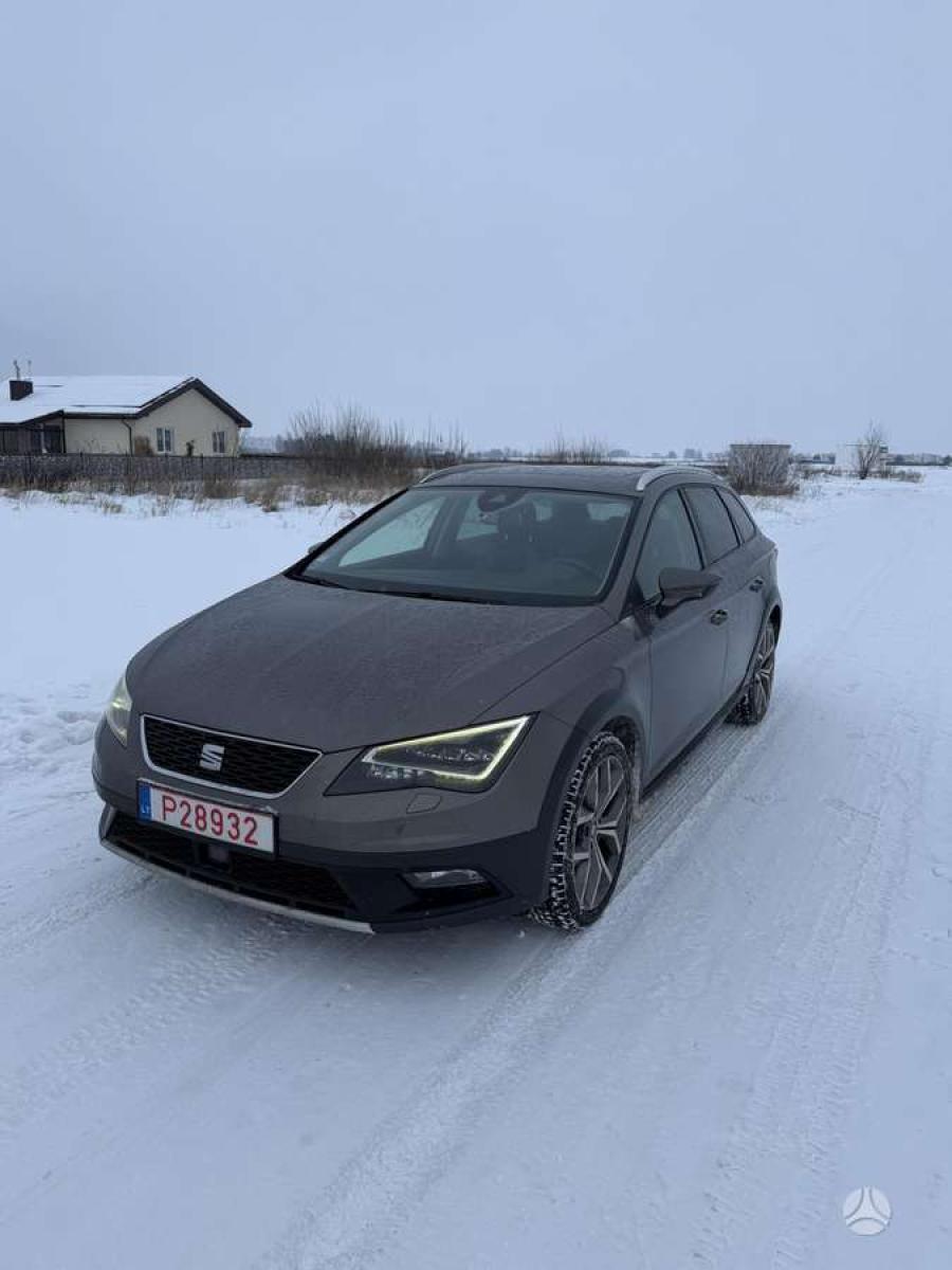 Pelēks SEAT Leon 2016 Kauņa, ar dzinēja tilpumu 1.97 L un nobraukumu 215 tūkst. km par 10555 €, foto 2 vietnē AUTOMOTO.COM.LV