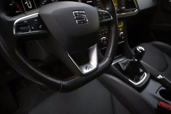 Pelēks SEAT Leon 2016 Jelgava, ar dzinēja tilpumu 2.00 L un nobraukumu 159 tūkst. km par 7300 €, foto 9 vietnē AUTOMOTO.COM.LV