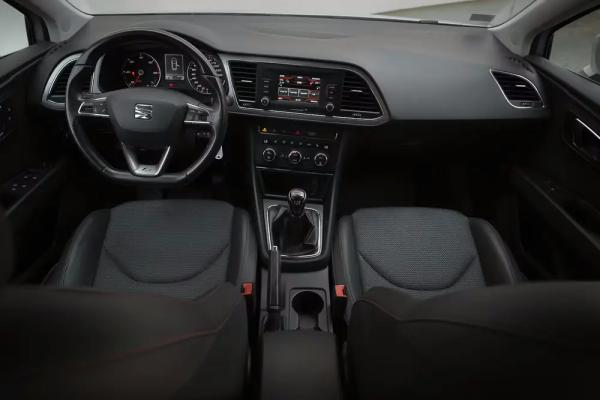 Grey SEAT Leon 2016 in Jelgava, with an engine capacity of 2.00 L and mileage of 159 thousand km for 7300 €, photo 8 on AUTOMOTO.COM.LV