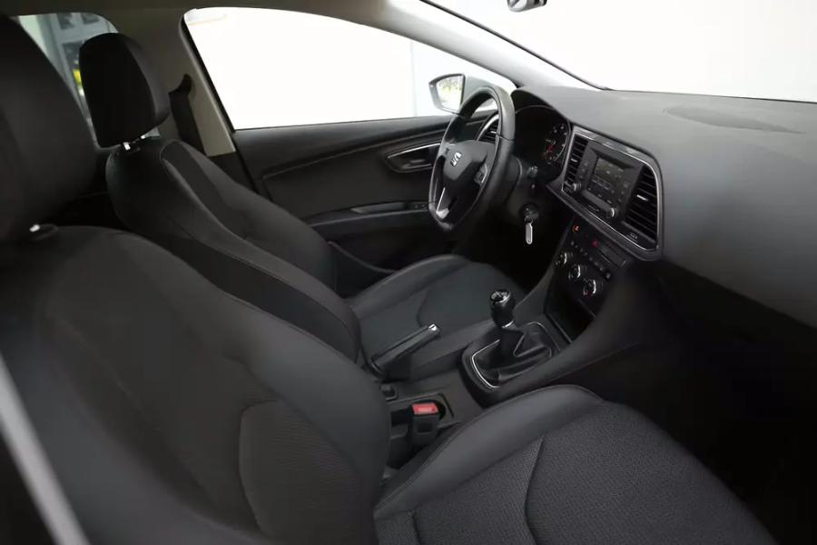 Grey SEAT Leon 2016 in Jelgava, with an engine capacity of 2.00 L and mileage of 159 thousand km for 7300 €, photo 18 on AUTOMOTO.COM.LV