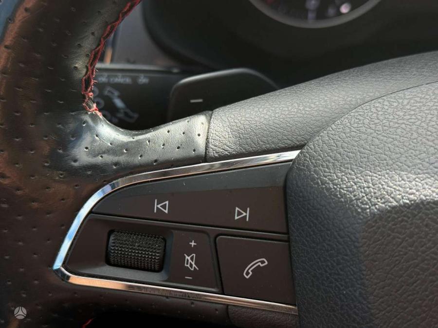 Grey SEAT Leon 2016 in Kaunas, with an engine capacity of 2.00 L and mileage of 204 thousand km for 8499 €, photo 20 on AUTOMOTO.COM.LV