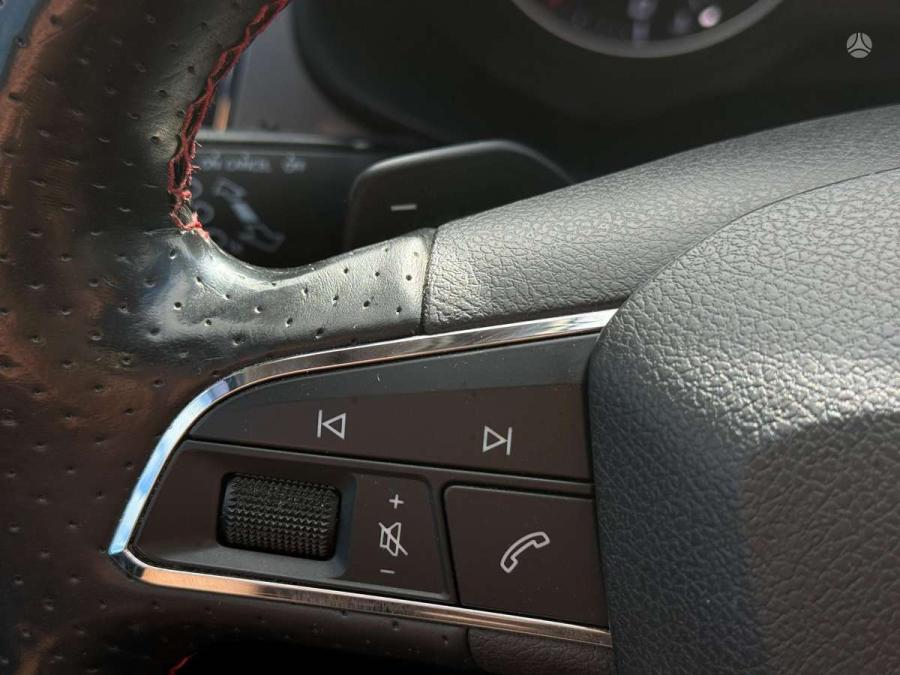 Grey SEAT Leon 2016 in Kaunas, with an engine capacity of 2.00 L and mileage of 204 thousand km for 8499 €, photo 20 on AUTOMOTO.COM.LV