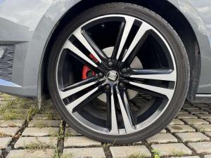 Grey SEAT Leon 2016 in Vilnius, with an engine capacity of 1.97 L and mileage of 295 thousand km for 8500 €, photo 14 on AUTOMOTO.COM.LV