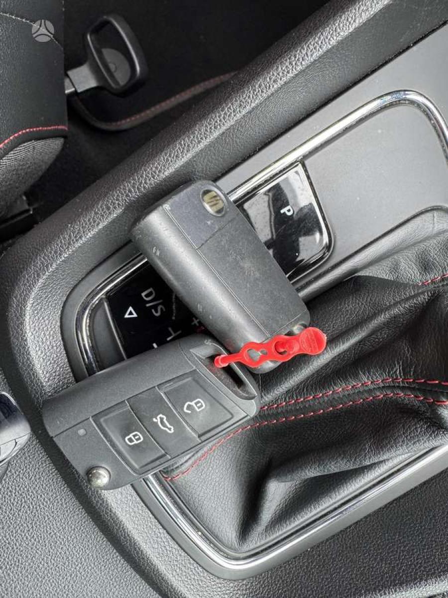 Grey SEAT Leon 2016 in Vilnius, with an engine capacity of 1.97 L and mileage of 295 thousand km for 8500 €, photo 35 on AUTOMOTO.COM.LV