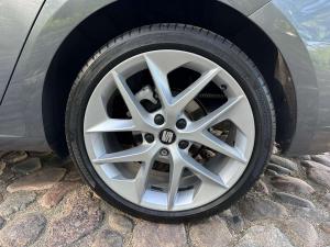Grey SEAT Leon 2016 in Kaunas, with an engine capacity of 1.97 L and mileage of 227 thousand km for 8990 €, photo 24 on AUTOMOTO.COM.LV
