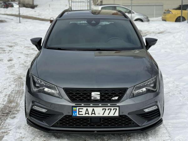 Pelēks SEAT Leon 2017 Viļņa, ar dzinēja tilpumu 1.98 L un nobraukumu 138 tūkst. km par 17900 €, foto 1 vietnē AUTOMOTO.COM.LV