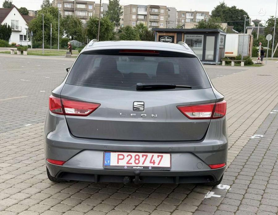 Grey SEAT Leon 2017 in Raseiniai, with an engine capacity of 1.60 L and mileage of 247 thousand km for 6900 €, photo 11 on AUTOMOTO.COM.LV