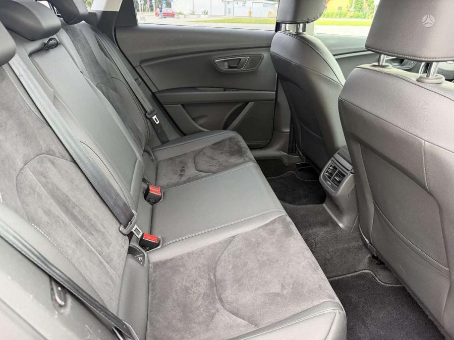 Grey SEAT Leon 2017 in Raseiniai, with an engine capacity of 1.60 L and mileage of 247 thousand km for 6900 €, photo 18 on AUTOMOTO.COM.LV