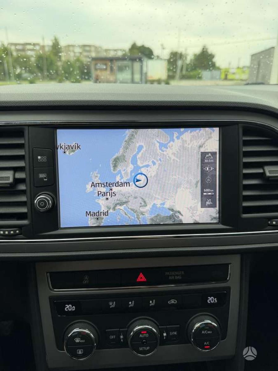 Grey SEAT Leon 2017 in Raseiniai, with an engine capacity of 1.60 L and mileage of 247 thousand km for 6900 €, photo 21 on AUTOMOTO.COM.LV