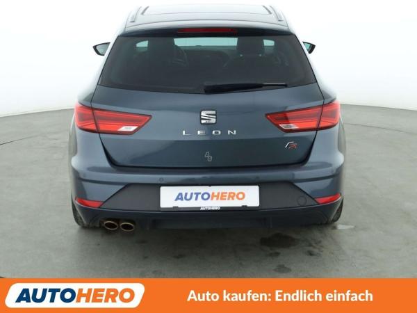 Grey SEAT Leon 2018 in Kaunas, with an engine capacity of 2.00 L and mileage of 58 thousand km for 22791 €, photo 5 on AUTOMOTO.COM.LV