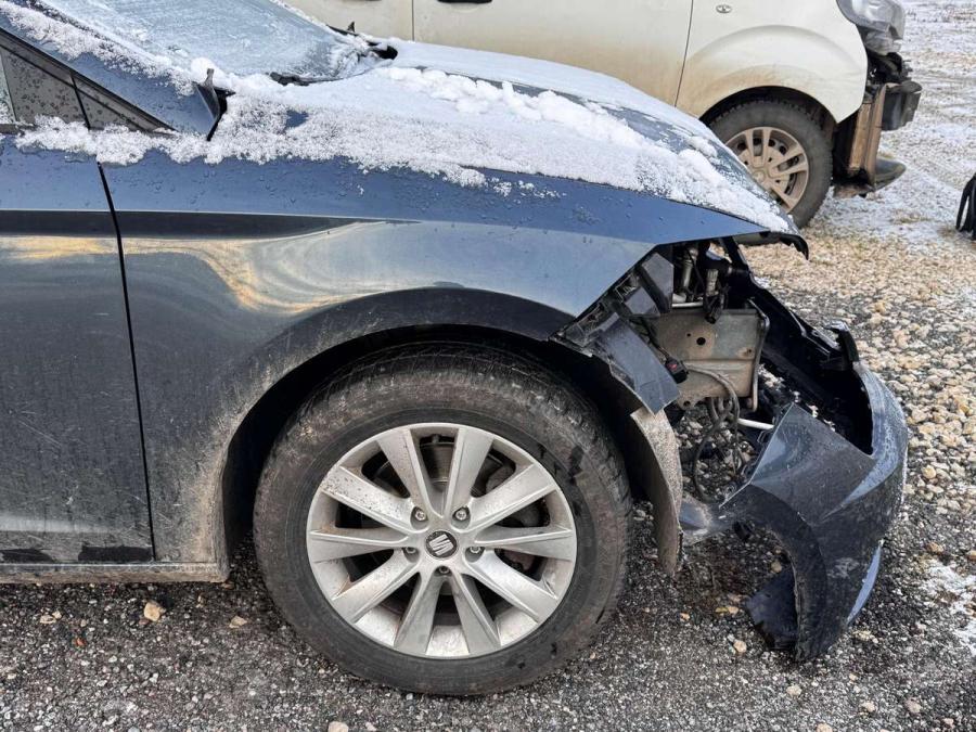 Grey SEAT Leon 2018 in Riga, with an engine capacity of 1.60 L and mileage of 251 thousand km for 4630 €, photo 5 on AUTOMOTO.COM.LV