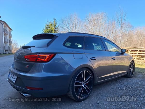 Pelēks SEAT Leon 2018 Hāpsalu, ar dzinēja tilpumu 2.00 L un nobraukumu 84 tūkst. km par 20500 €, foto 4 vietnē AUTOMOTO.COM.LV