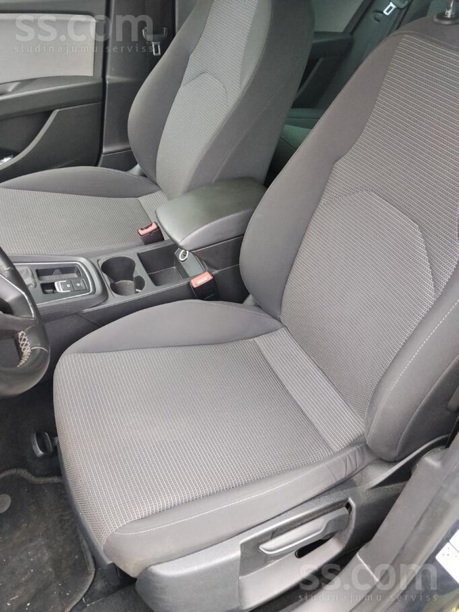 Grey SEAT Leon 2018 in Riga, with an engine capacity of 1.60 L and mileage of 251 thousand km for 6750 €, photo 8 on AUTOMOTO.COM.LV