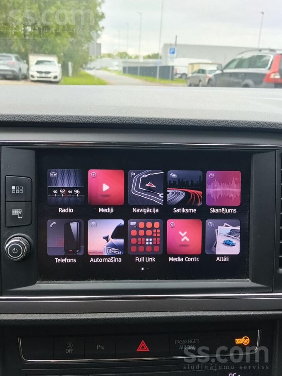 Grey SEAT Leon 2018 in Riga, with an engine capacity of 1.60 L and mileage of 251 thousand km for 6750 €, photo 12 on AUTOMOTO.COM.LV