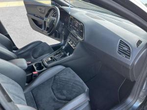 Grey SEAT Leon 2019 in Utena, with an engine capacity of 1.97 L and mileage of 289 thousand km for 8650 €, photo 22 on AUTOMOTO.COM.LV