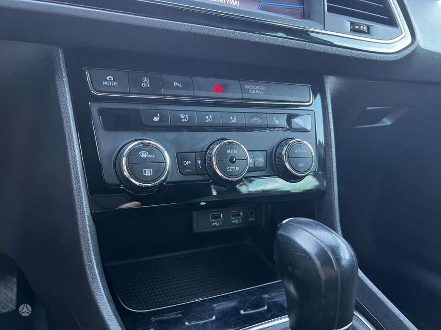 Grey SEAT Leon 2019 in Utena, with an engine capacity of 1.97 L and mileage of 289 thousand km for 8650 €, photo 29 on AUTOMOTO.COM.LV