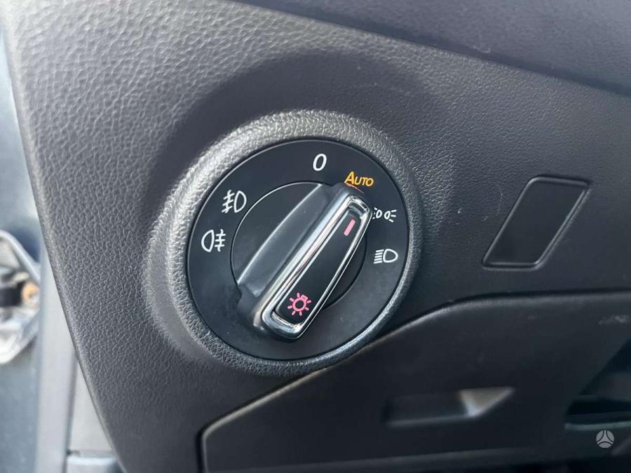 Grey SEAT Leon 2019 in Utena, with an engine capacity of 1.97 L and mileage of 289 thousand km for 8650 €, photo 35 on AUTOMOTO.COM.LV