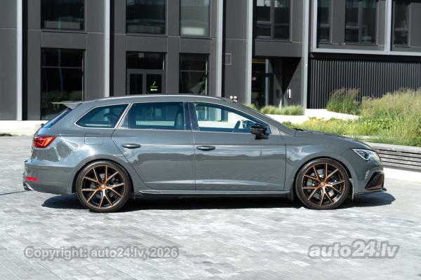 Pelēks SEAT Leon 2019 Tallina, ar dzinēja tilpumu 2.00 L un nobraukumu 88 tūkst. km par 23700 €, foto 3 vietnē AUTOMOTO.COM.LV