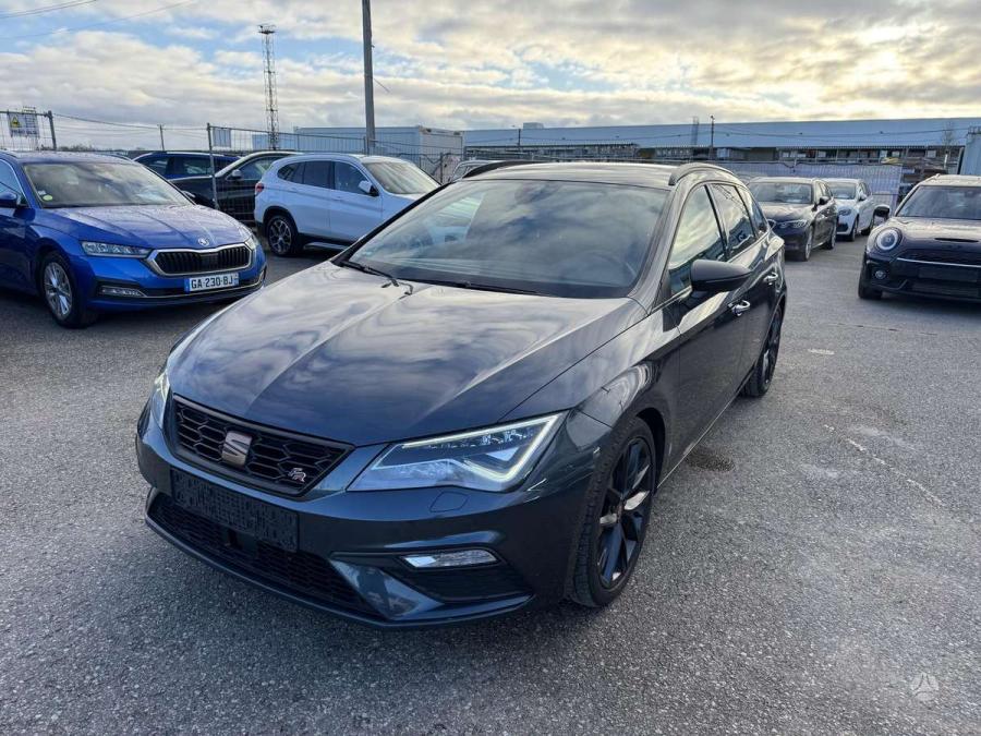 Grey SEAT Leon 2020 in Kaunas, with an engine capacity of 1.50 L and mileage of 185 thousand km for 12300 €, photo 1 on AUTOMOTO.COM.LV