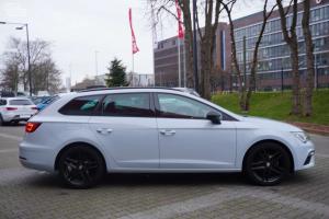 Grey SEAT Leon 2020 in Kaunas, with an engine capacity of 1.50 L and mileage of 49 thousand km for 23379 €, photo 5 on AUTOMOTO.COM.LV
