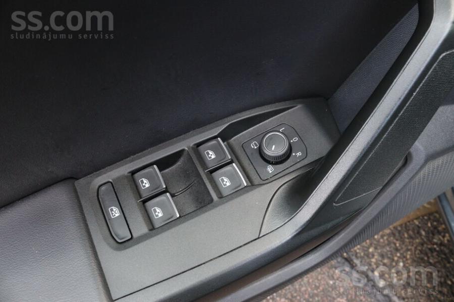 Pelēks SEAT Leon 2021 Rīga, ar dzinēja tilpumu 1.50 L un nobraukumu 64 tūkst. km par 17990 €, foto 24 vietnē AUTOMOTO.COM.LV